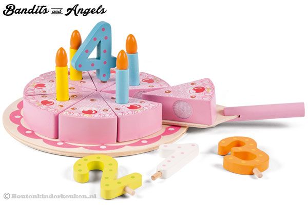 Bandits & Angels Pink birthday cake | Houtenkinderkeuken.nl